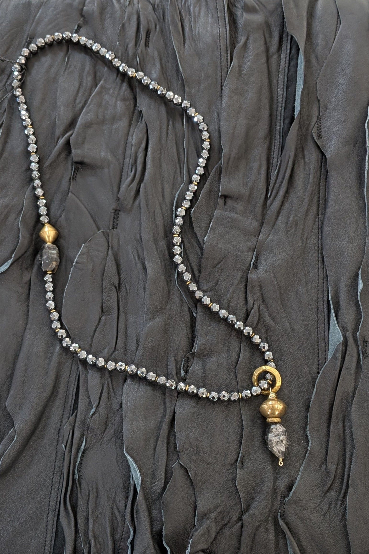 HEM NECKLACE – LiLi The First